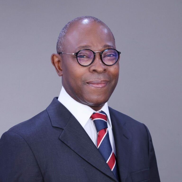 Portrait : qui est Isaak Tchiakpé, nouveau ministre du tourisme, de la ...